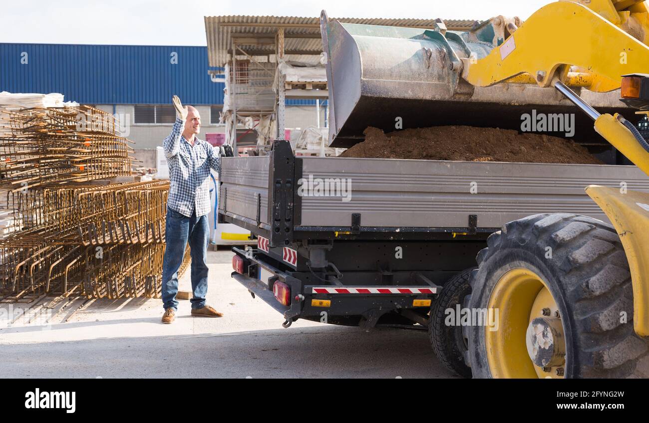 Load sand hi-res stock photography and images - Alamy