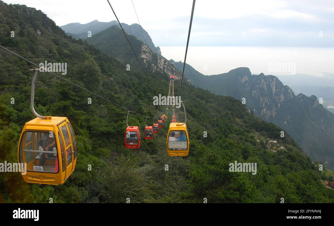 Lushan Mountain, Jiangxi Province, China. Cable cars ascending Mount Lu ...