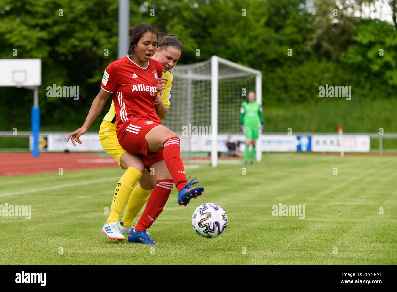 Gia Corley (38 FC Bayern München II) and Antonia Hanke (52 Wuerzburger ...