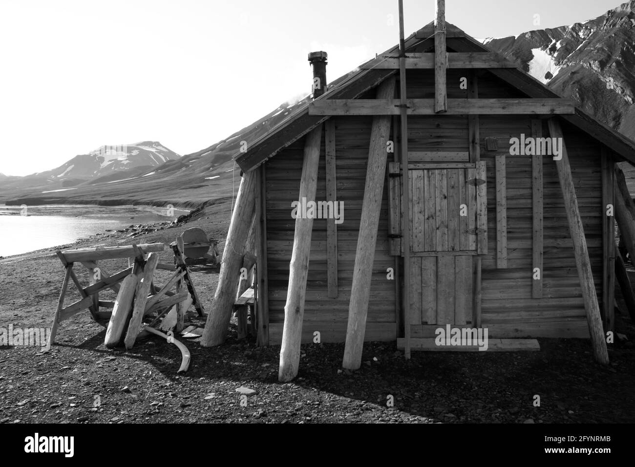 Bamsebu cabin on Bellsund beach Svalbard, Norway Stock Photo - Alamy