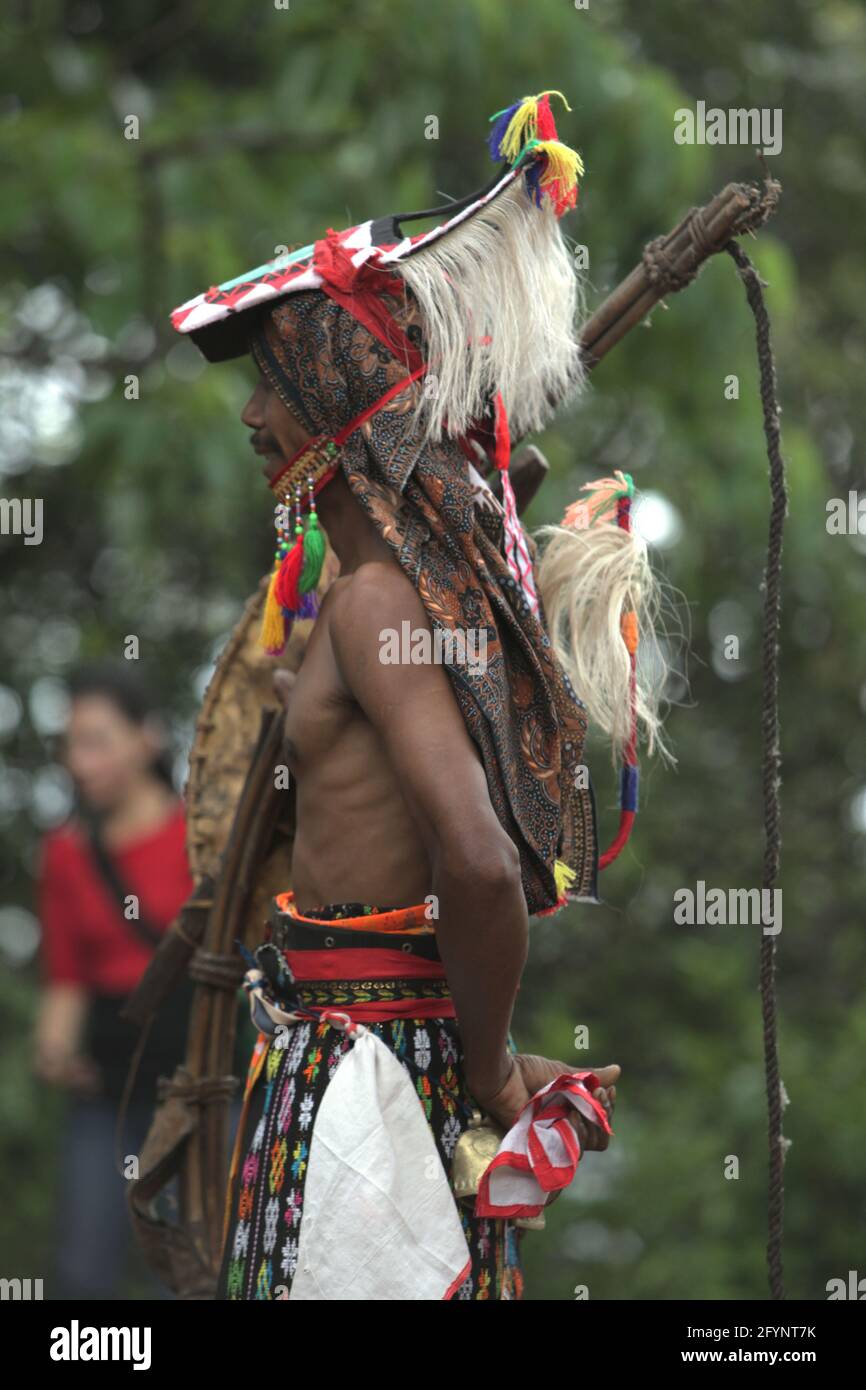 Whip fight performer hi-res stock photography and images - Alamy