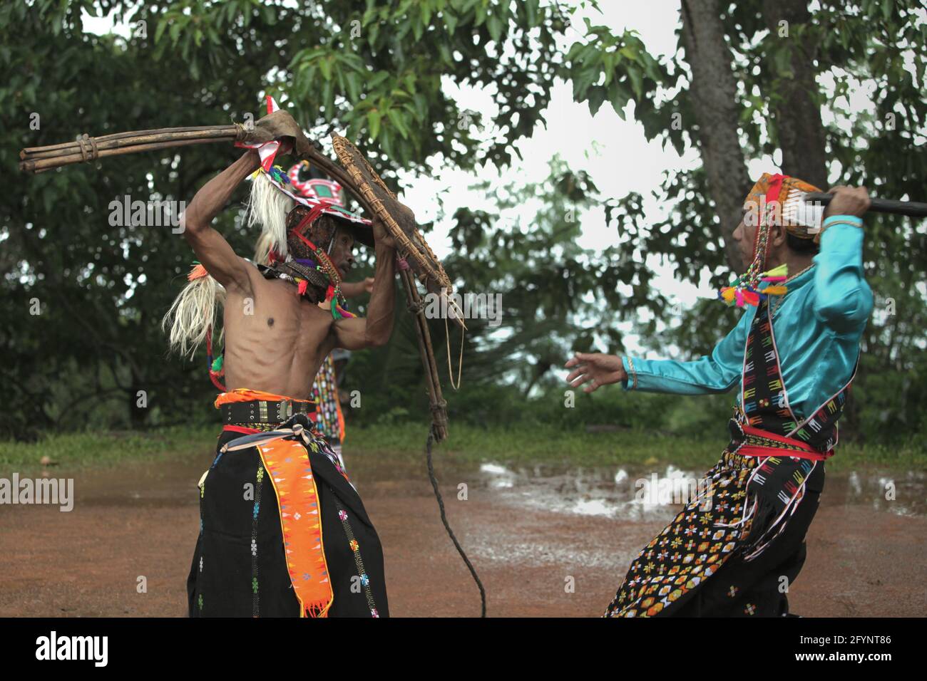Whip fight performer hi-res stock photography and images - Alamy