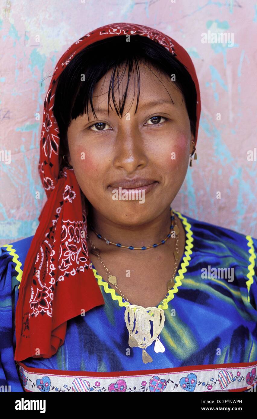 Kuna indian village hi-res stock photography and images - Alamy