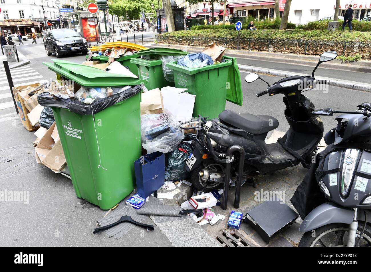 Saccage Paris - Paris Garbage Town - Paris - France Stock Photo - Alamy