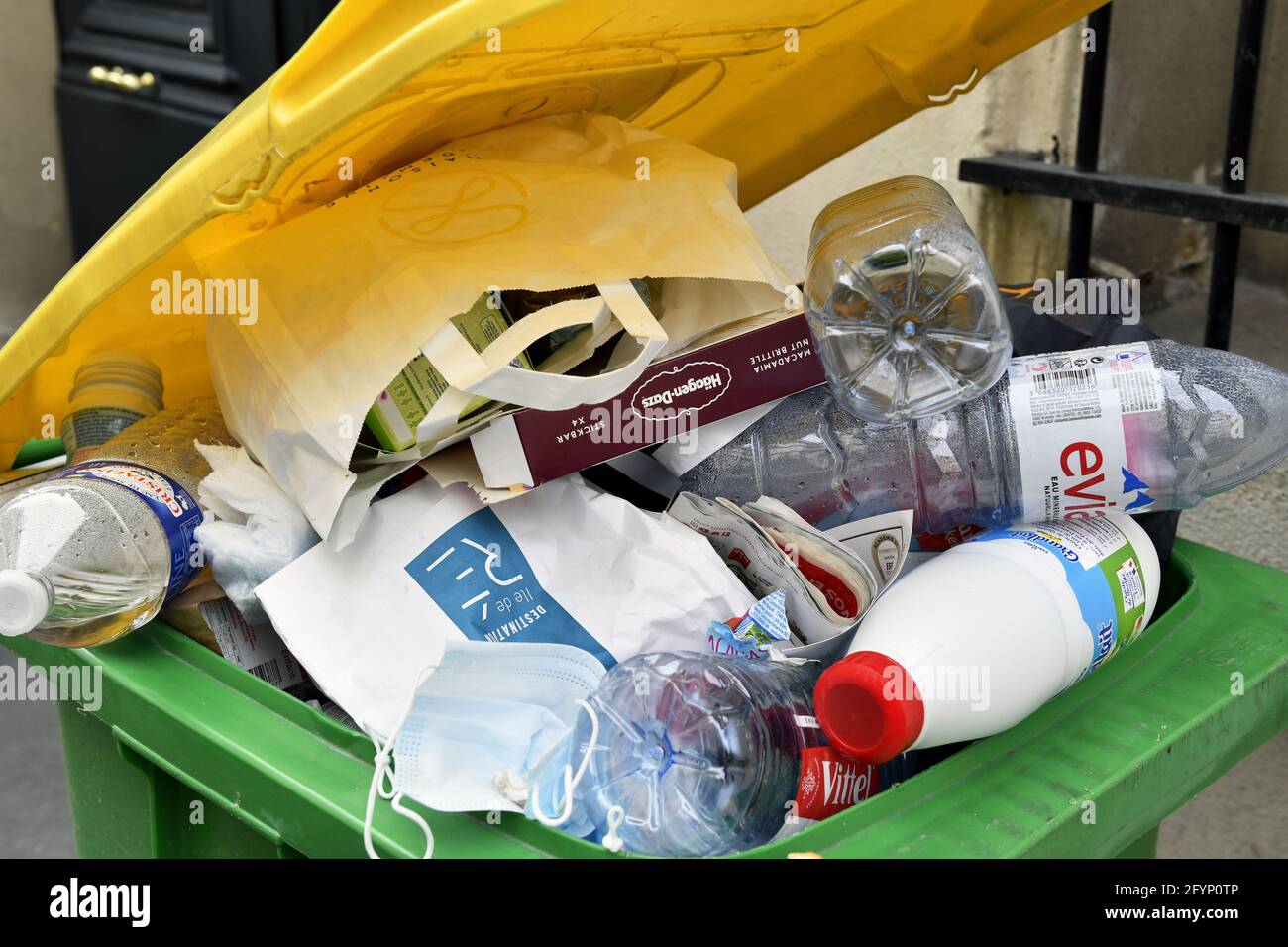 Saccage Paris - Paris Garbage Town - Paris - France Stock Photo - Alamy