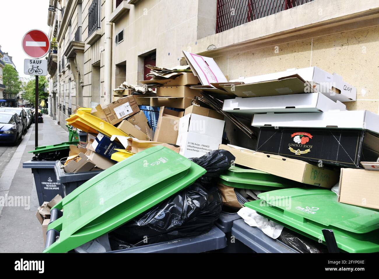 Saccage Paris - Paris Garbage Town - Paris - France Stock Photo - Alamy