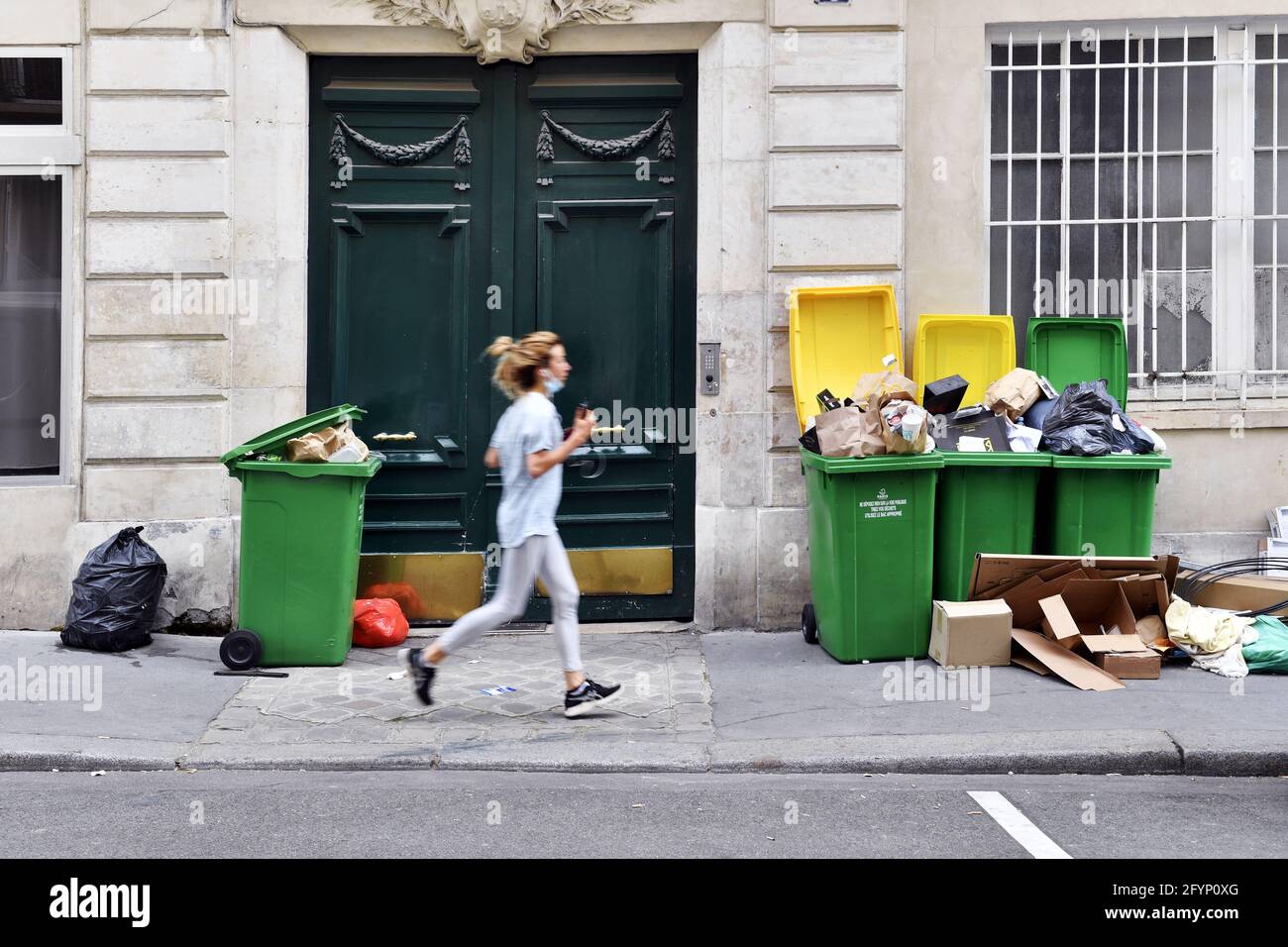 Saccage Paris - Paris Garbage Town - Paris - France Stock Photo - Alamy