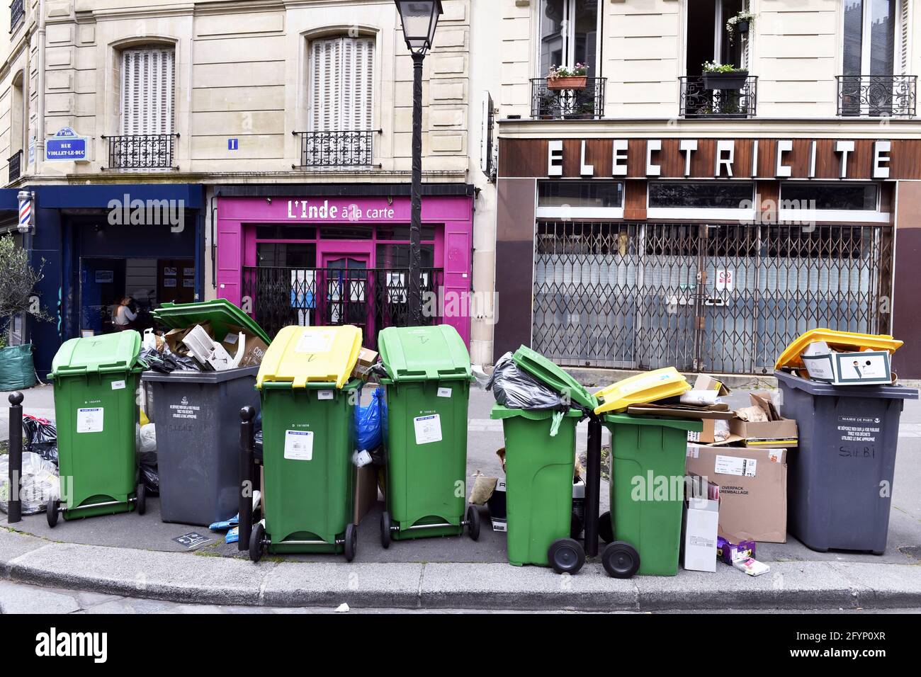 Saccage Paris - Paris Garbage Town - Paris - France Stock Photo - Alamy