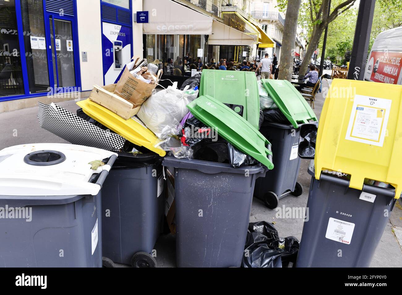 Saccage Paris - Paris Garbage Town - Paris - France Stock Photo - Alamy