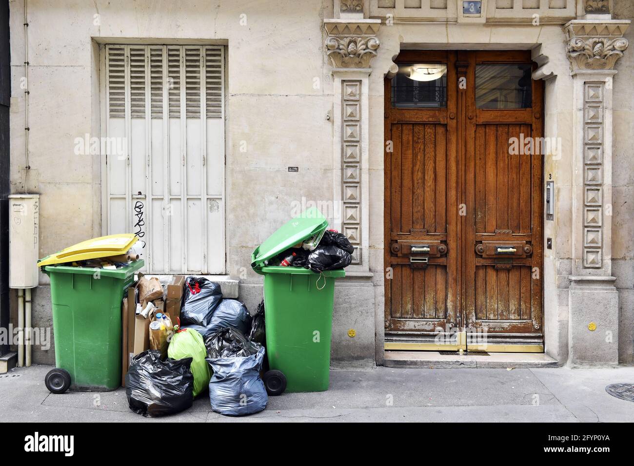 Saccage Paris - Paris Garbage Town - Paris - France Stock Photo - Alamy