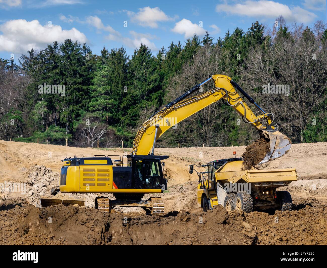 Lorry bucket hi-res stock photography and images - Alamy