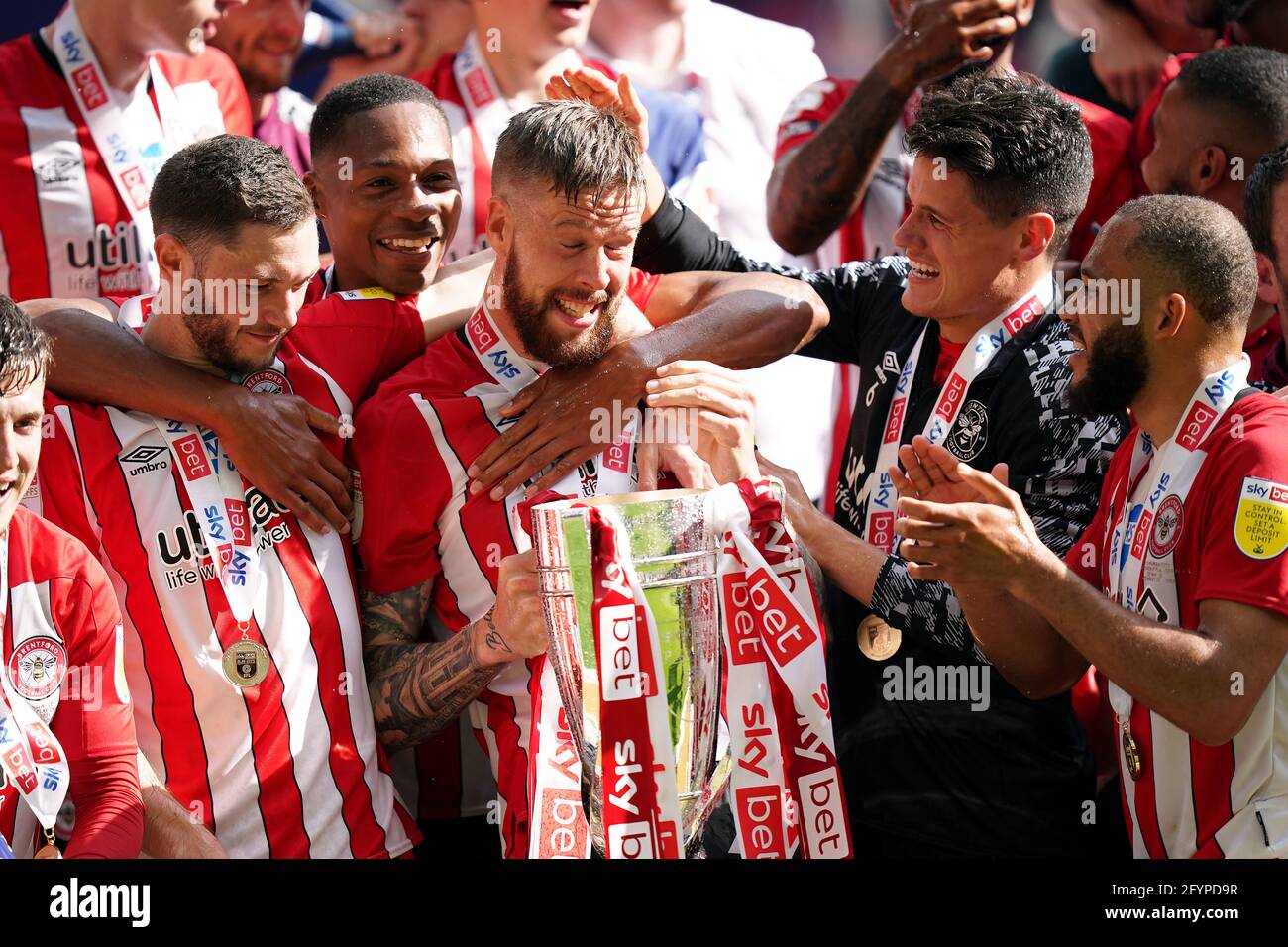 Efl championship playoffs trophy hi-res stock photography and images - Alamy