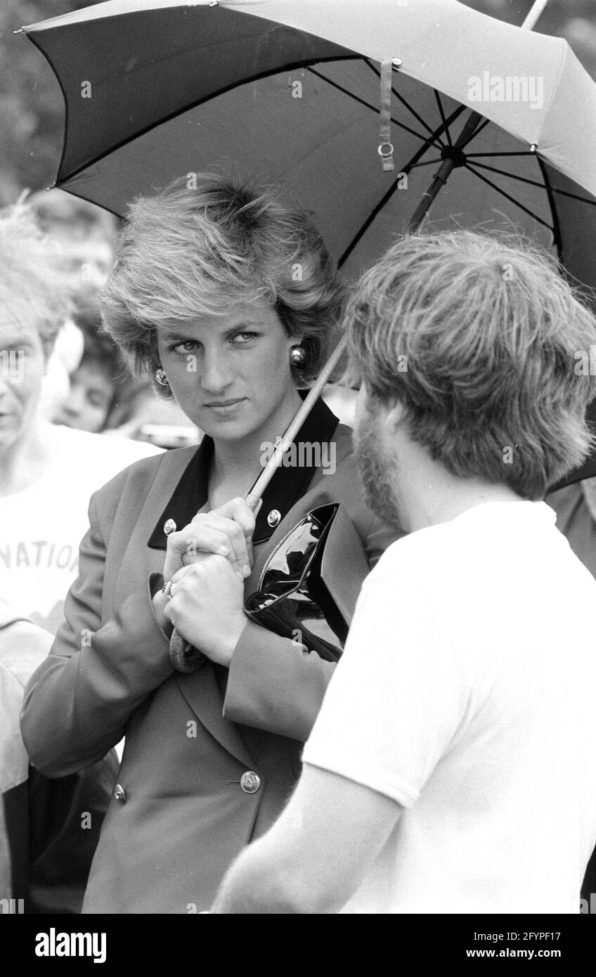 Princess diana walkabout hi-res stock photography and images - Alamy