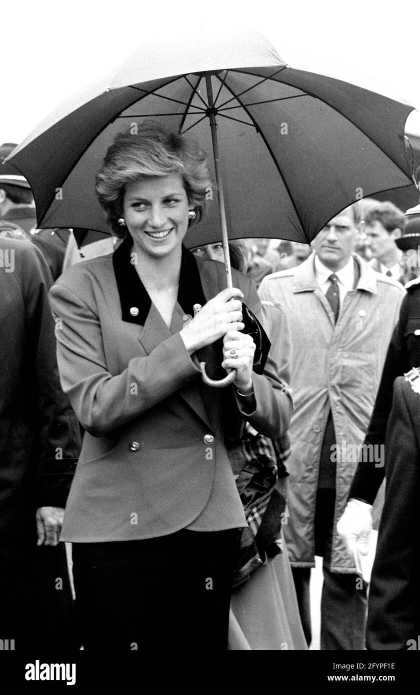 13.5.1988 Princess Diana during a walkabout visiting Rugby, Northants ...
