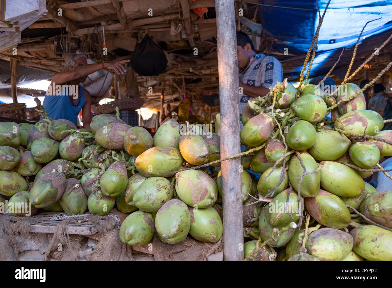 Coconut sellers hi-res stock photography and images - Alamy