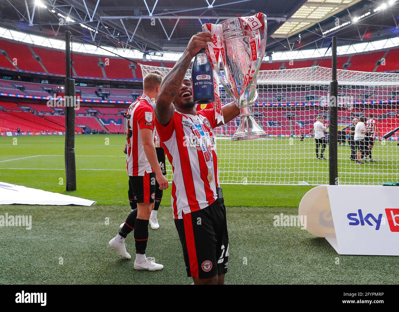 Premier league trophy 2021 england hi-res stock photography and images ...