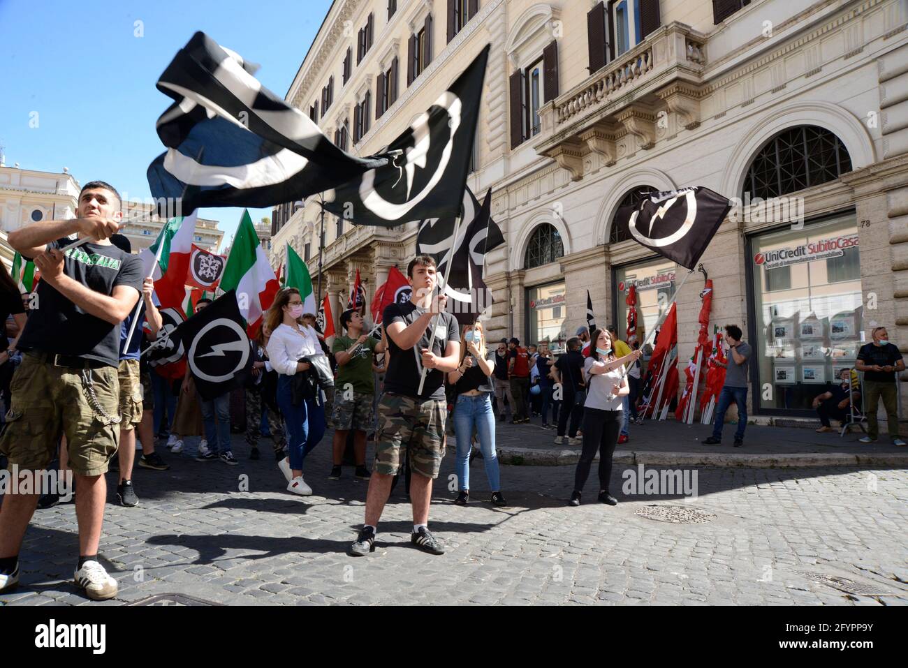 Casa Pound manifesta a Roma L'ITALIA CHIAMA, presente Luca Marsella ...
