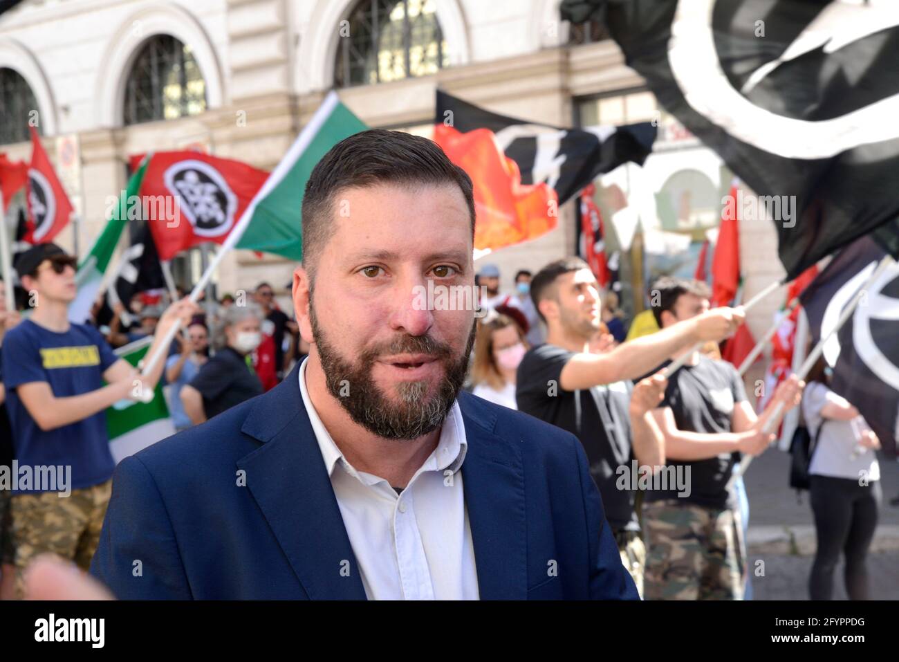 Bandiere di estrema destra hi-res stock photography and images - Alamy