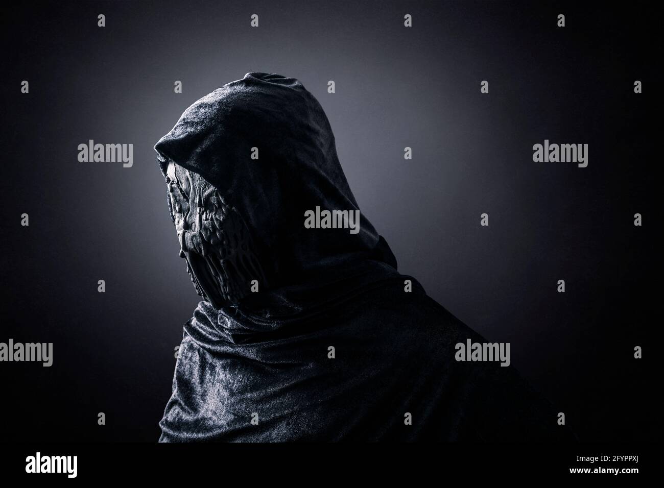 Shadow figure and ghost hi-res stock photography and images - Alamy