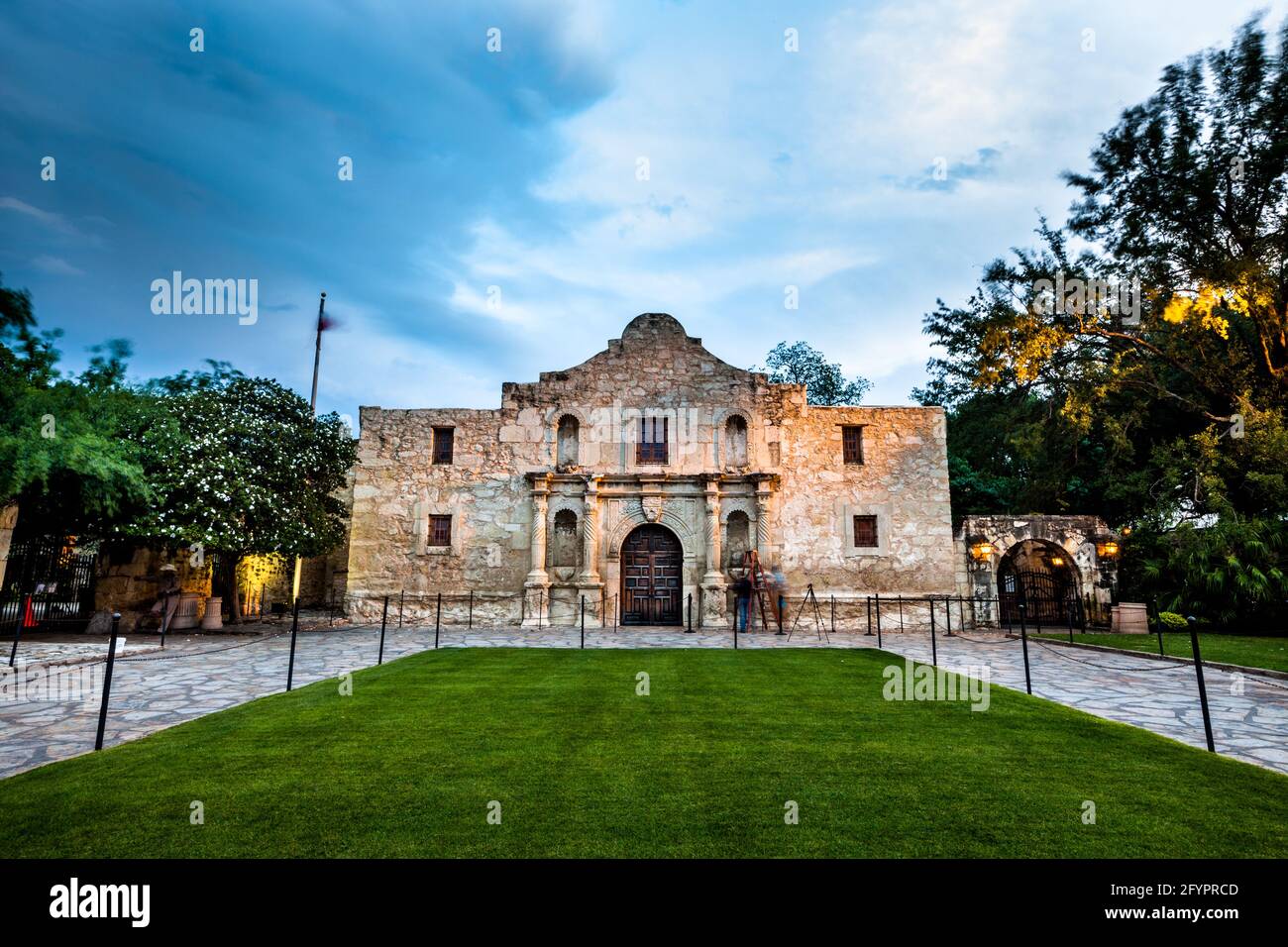 Alamo plaza district hi-res stock photography and images - Alamy