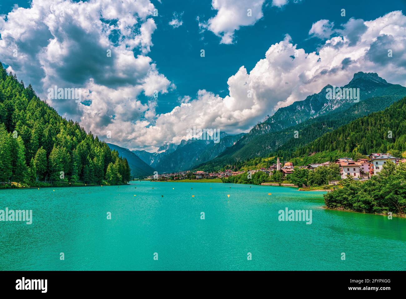 Auronzo lake hi-res stock photography and images - Alamy