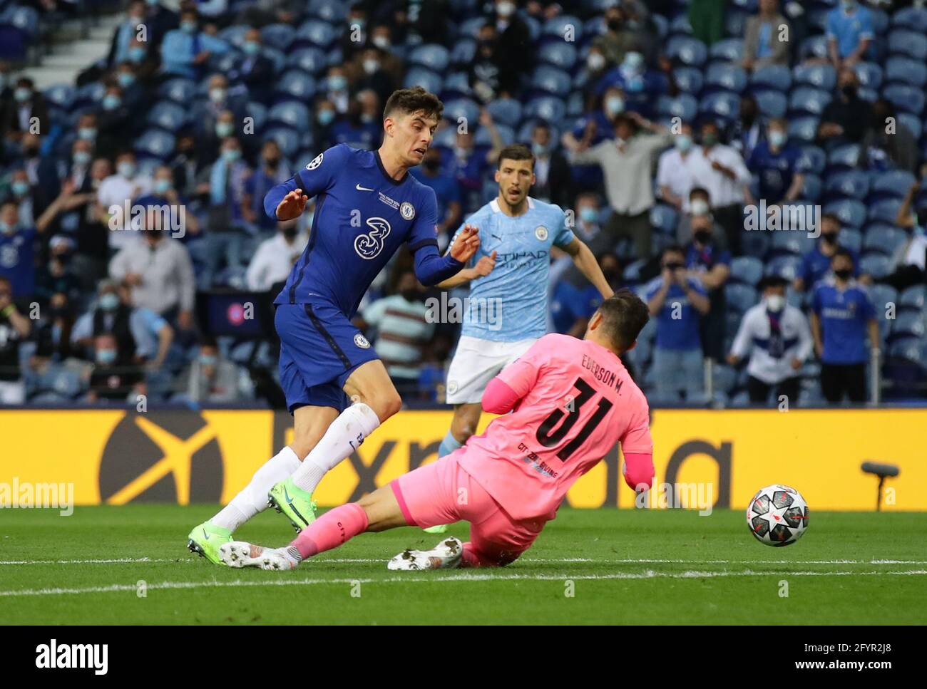 Kai havertz champions league trophy hi-res stock photography and images ...
