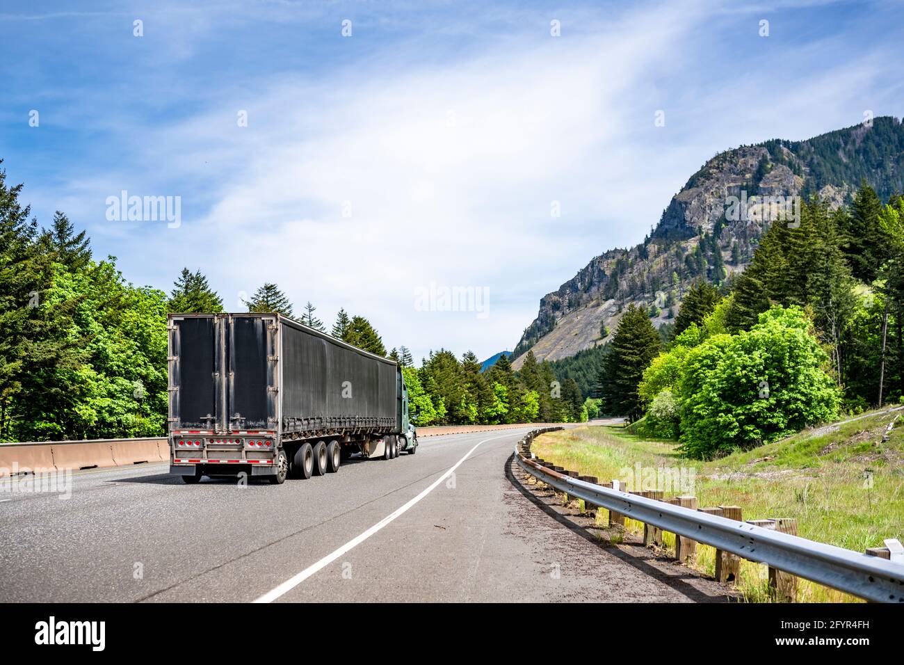 Cargo beam hi-res stock photography and images - Alamy