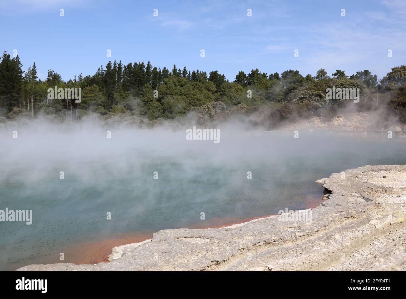 Wai-O-Tapu Thermalwunderland - The Champagne Pool / Wai-O-Tapu Thermal ...