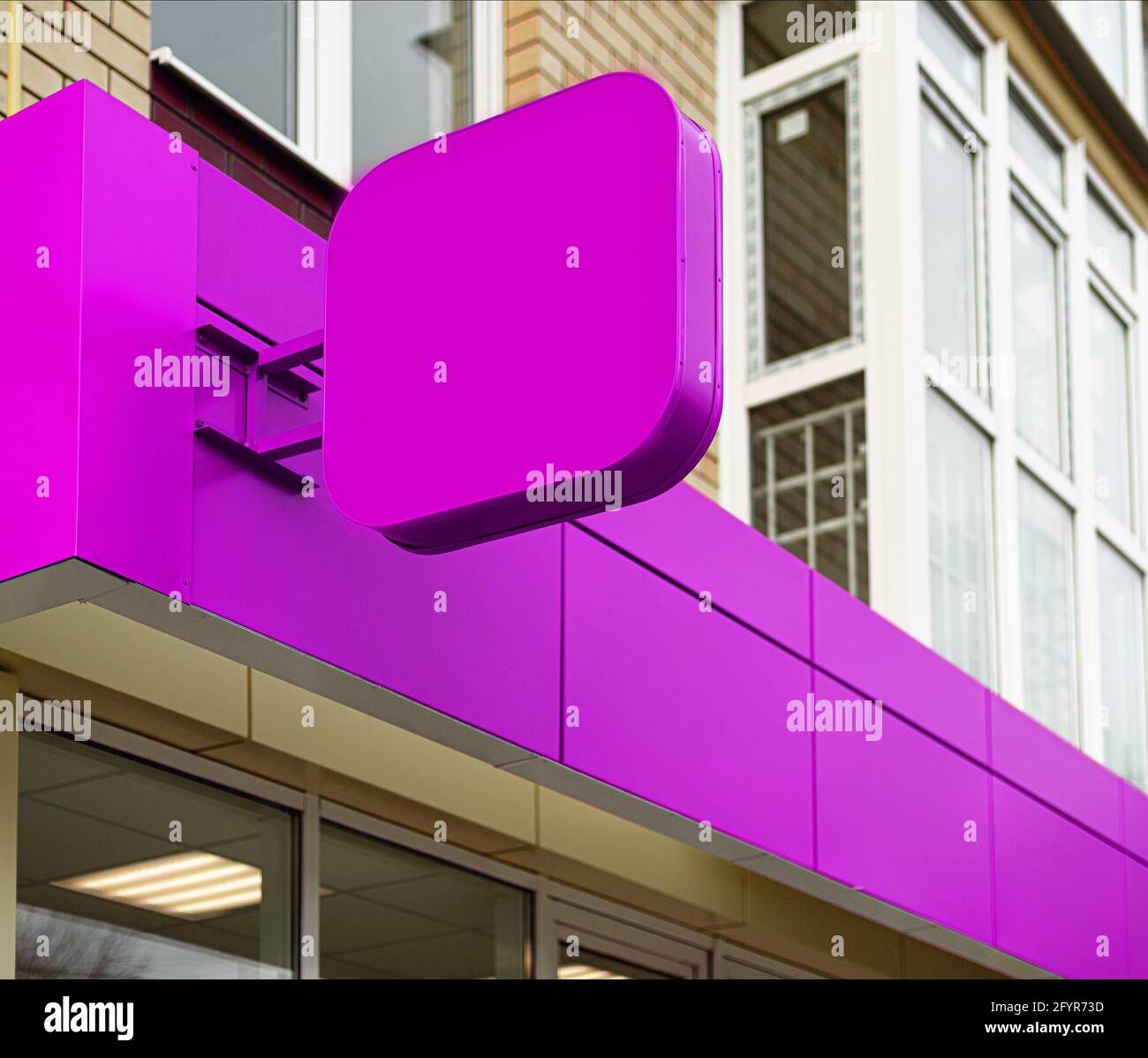 Bright storefront hi-res stock photography and images - Alamy