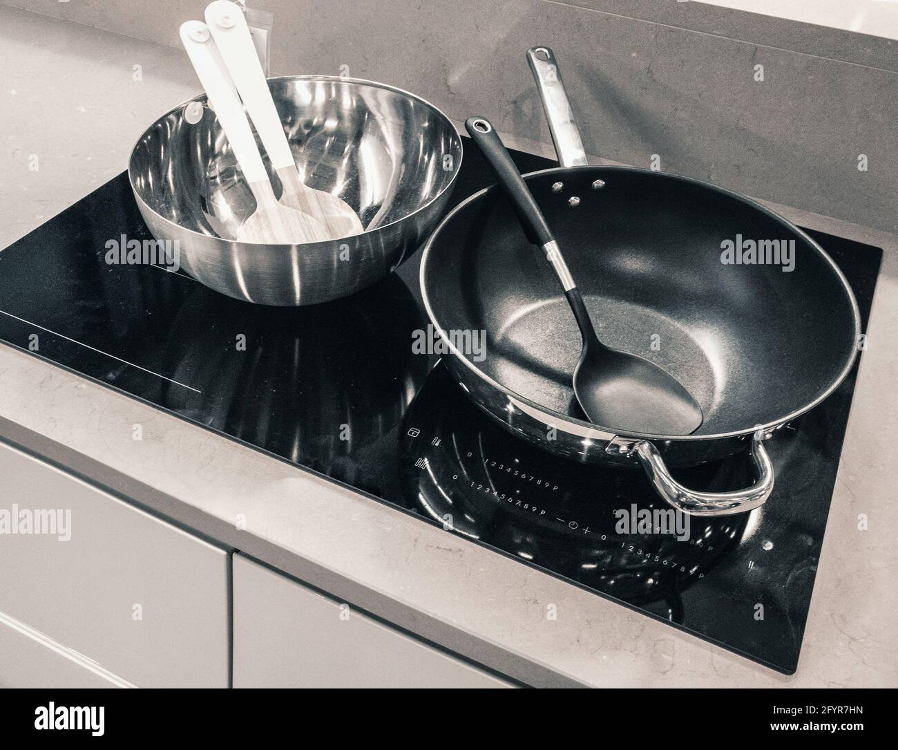 Induction cooker hi-res stock photography and images - Alamy