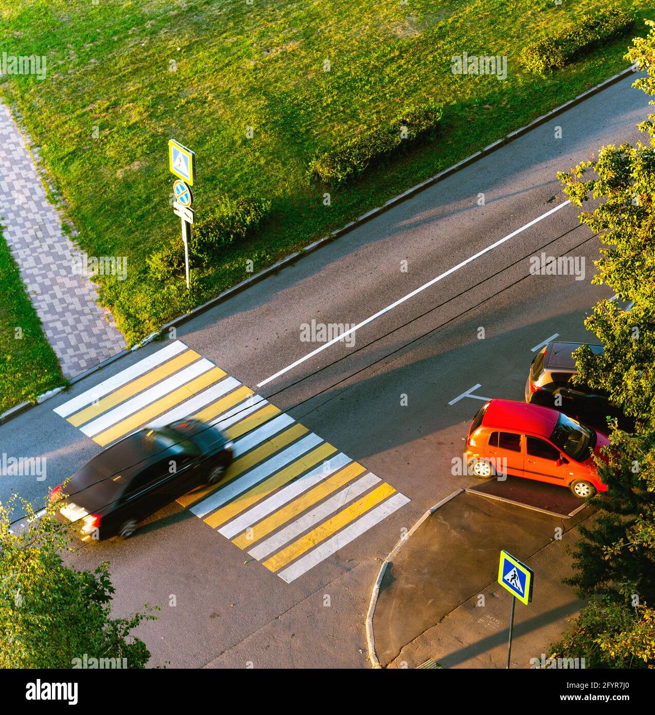 Crosswalk grass hi-res stock photography and images - Alamy