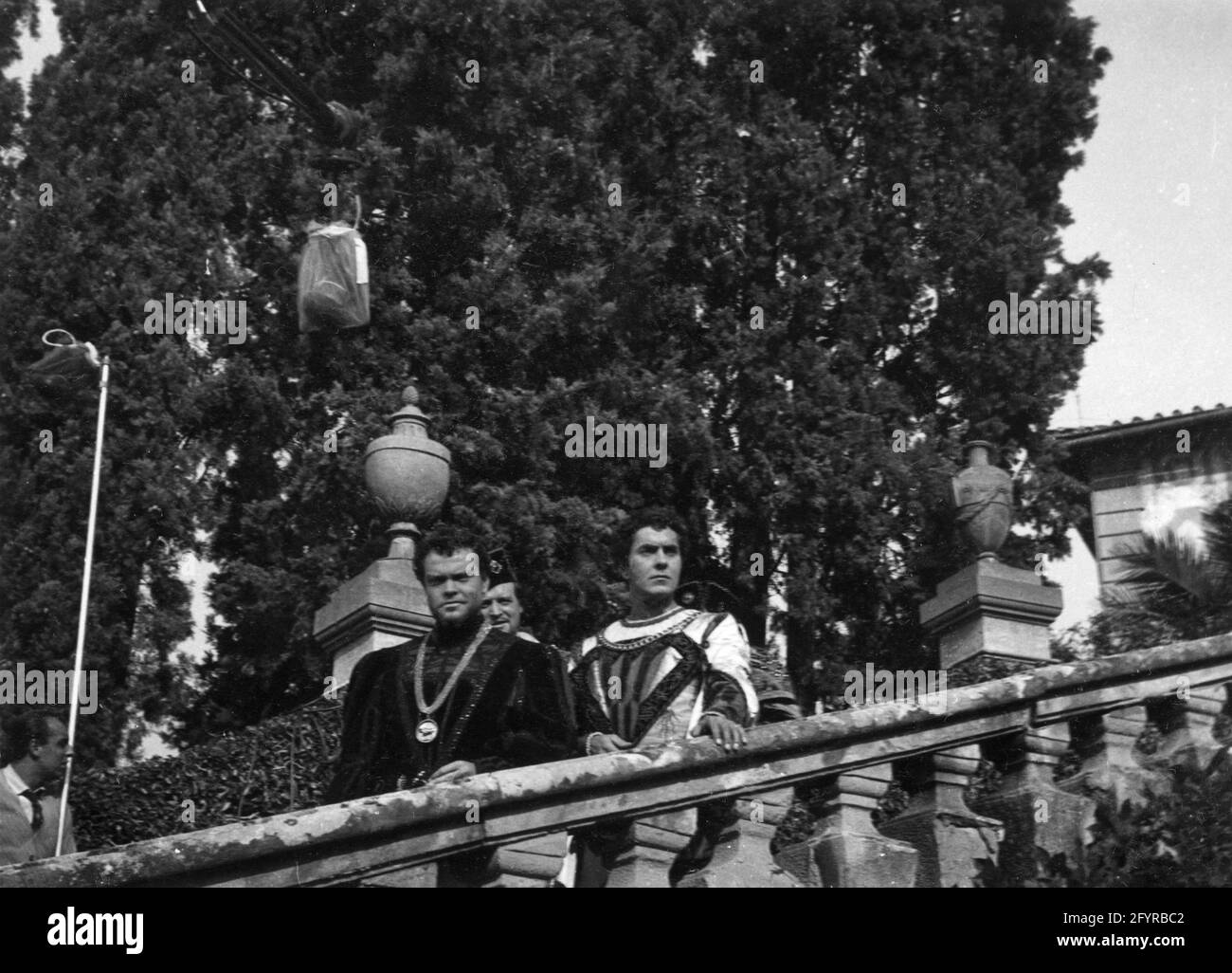 Leon shamroy tyrone power hi-res stock photography and images - Alamy