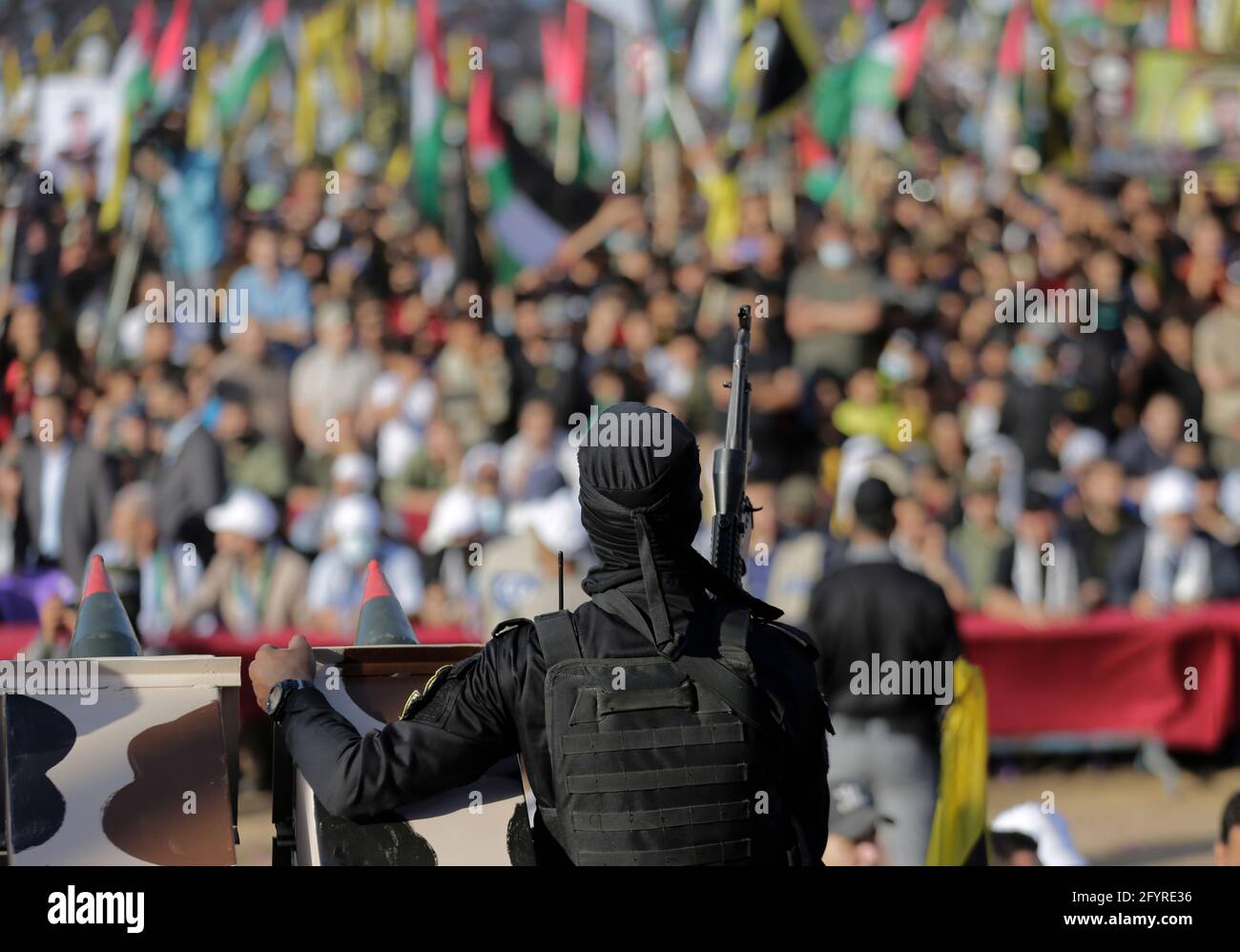 Gaza City, The Gaza Strip, Palestine. 29th May, 2021. A fighter from ...
