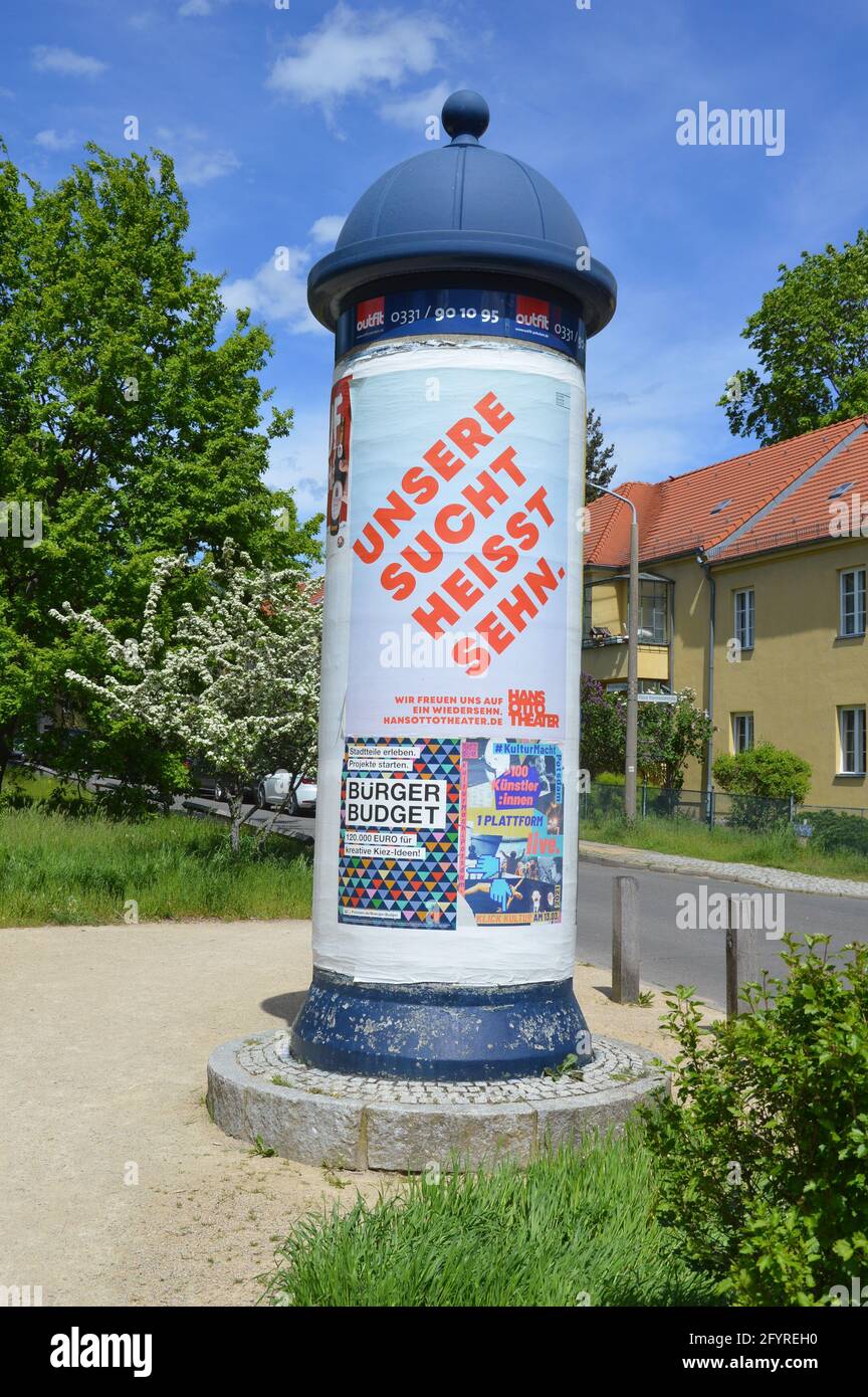 Column poster hi-res stock photography and images - Alamy