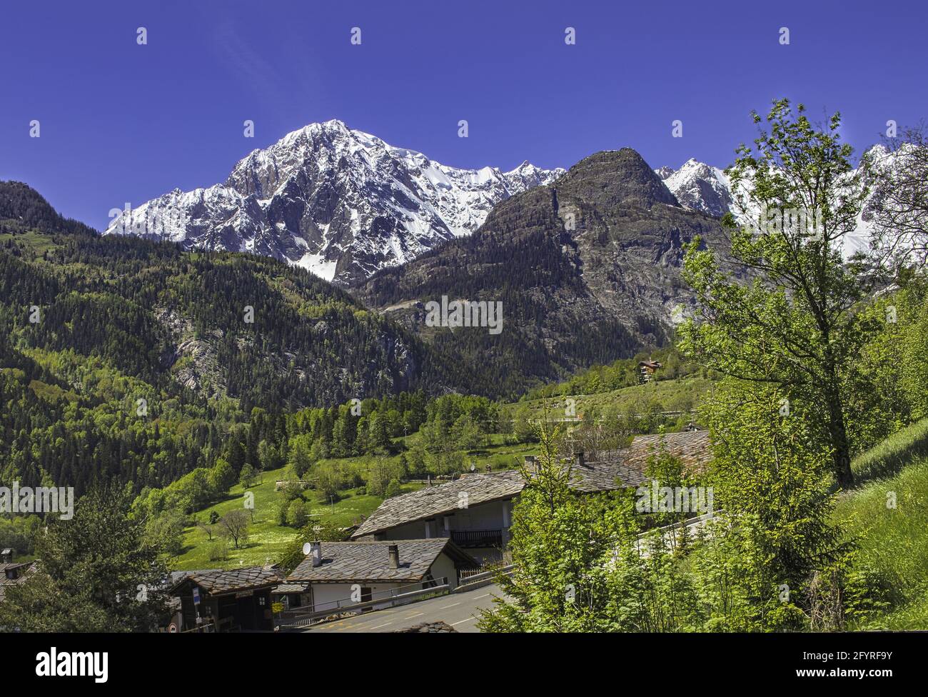 Water italian landscapes hi-res stock photography and images - Alamy