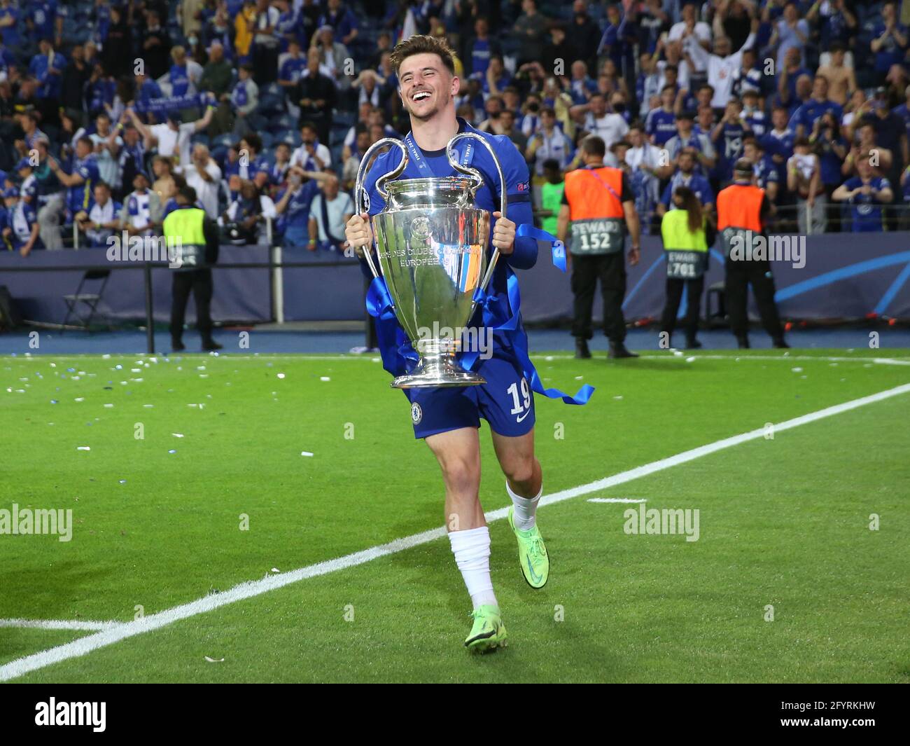 Porto, Portugal, 29th May 2021. Mason Mount of Chelsea runs with the ...