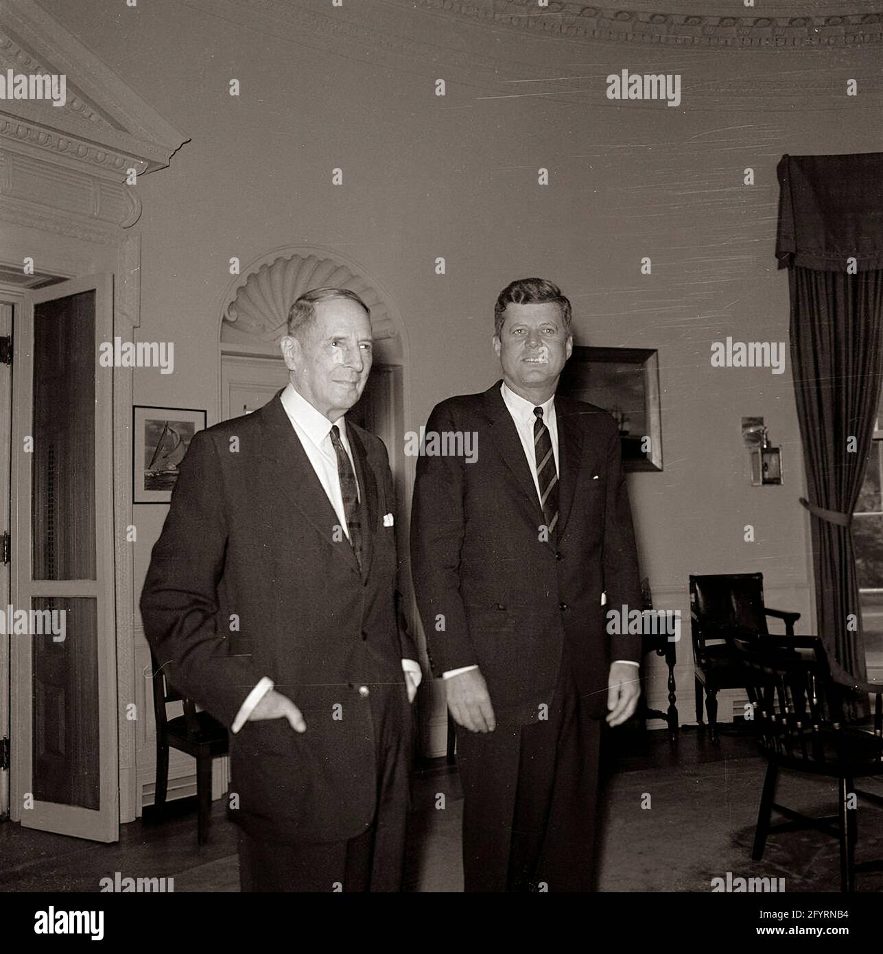 Portrait of president kennedy at his desk white house hi-res stock ...