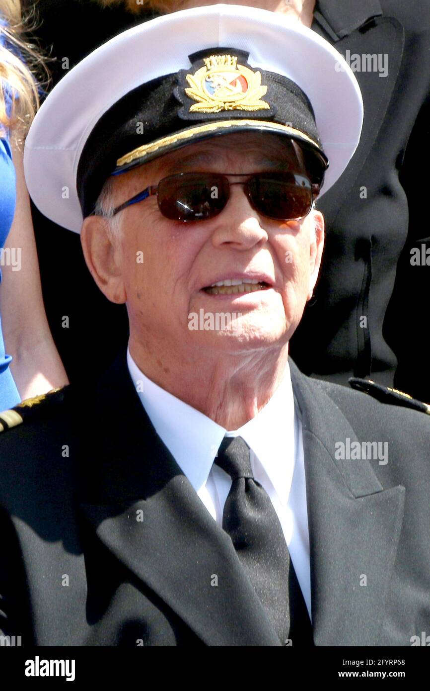 LOS ANGELES - MAY 10: Jill Whelan, Gavin MacLeod at the Princess ...