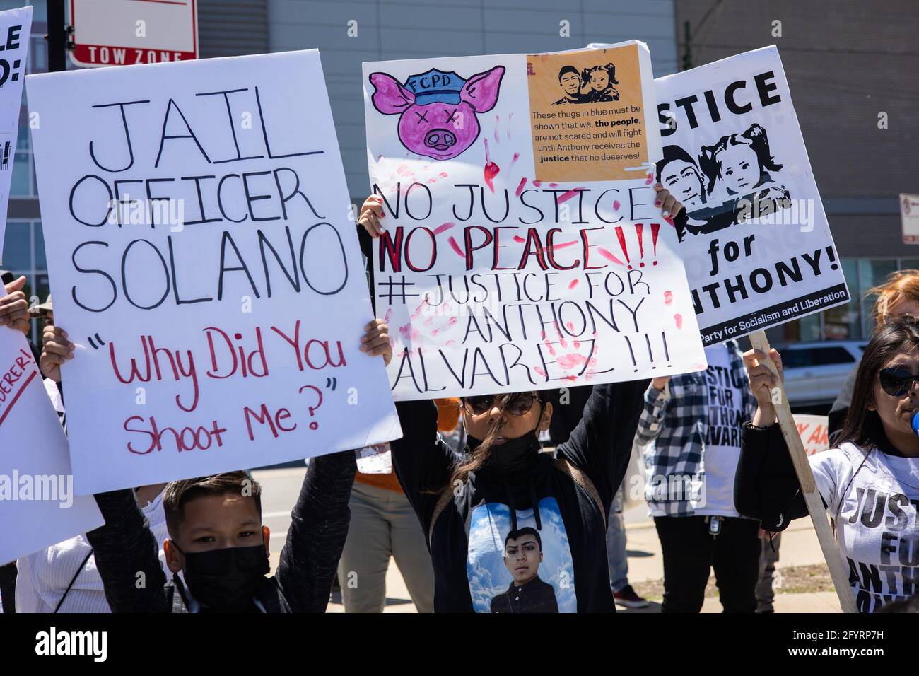 Family and supporters of Anthony Alvarez protest police outside of the ...