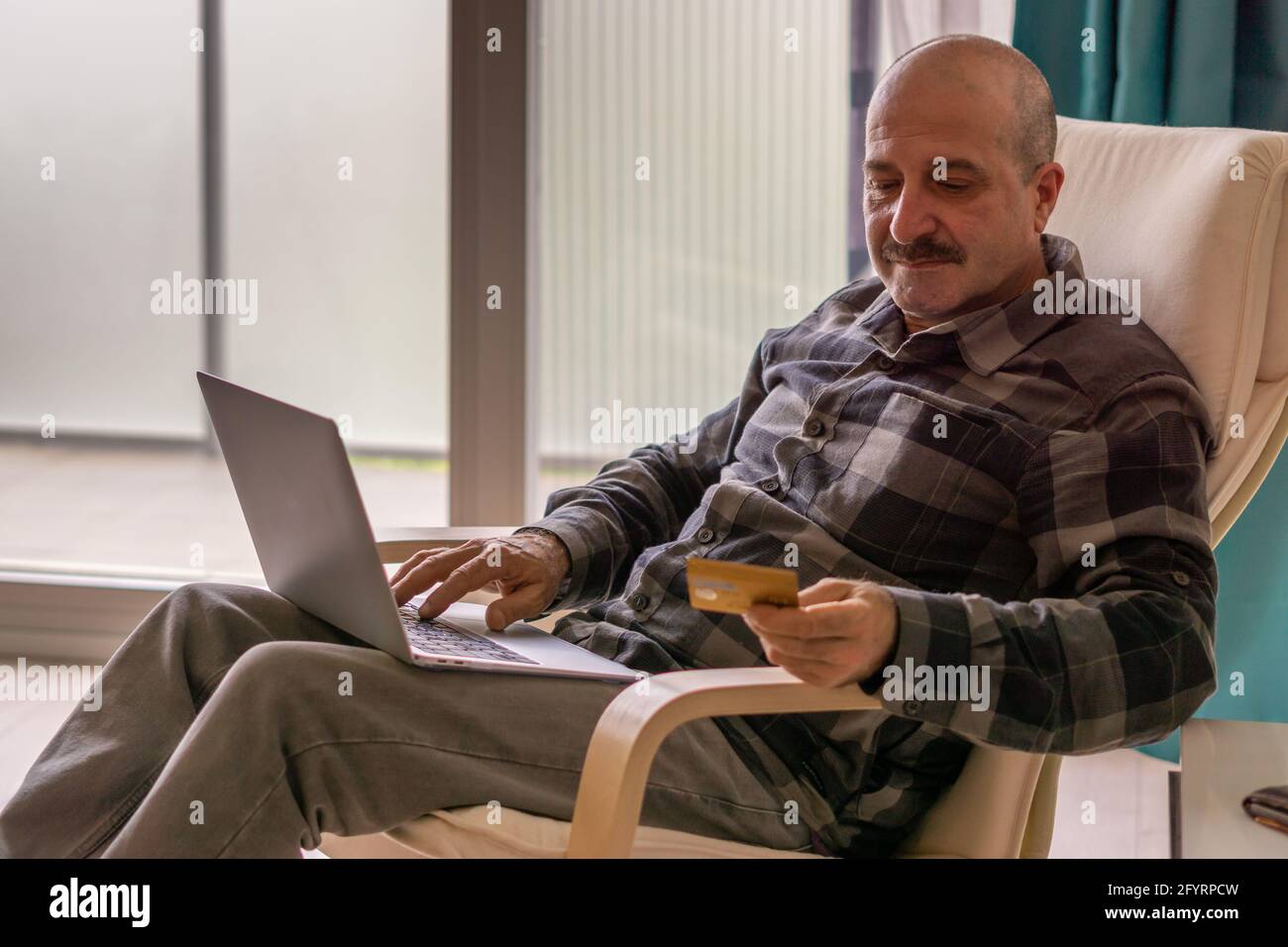 Black man computer call hi-res stock photography and images - Alamy