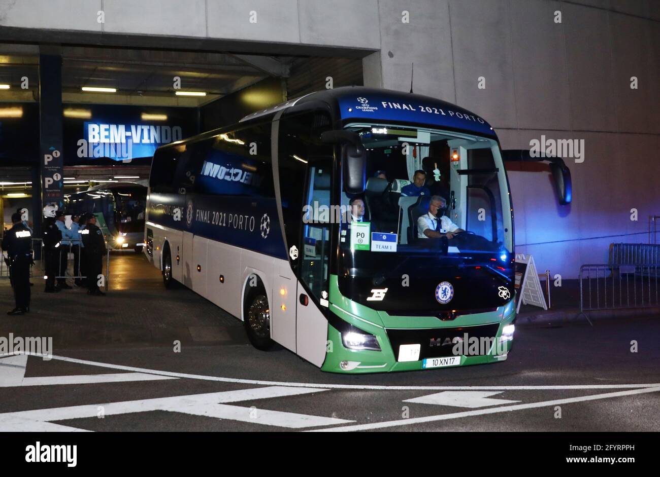 Chelsea team bus hi-res stock photography and images - Alamy