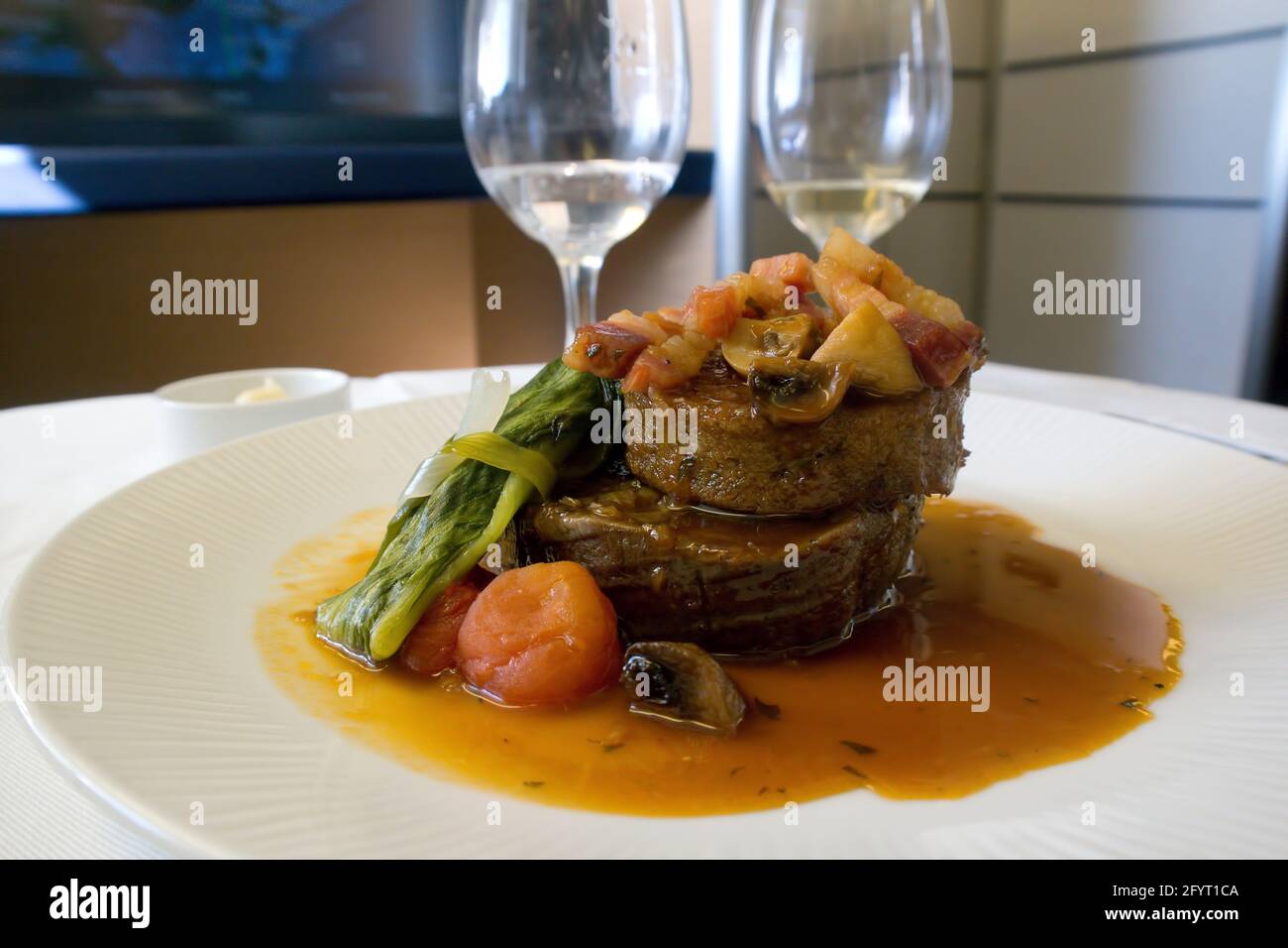 Wagyu/Kobe beef steak on a first class flight Stock Photo - Alamy
