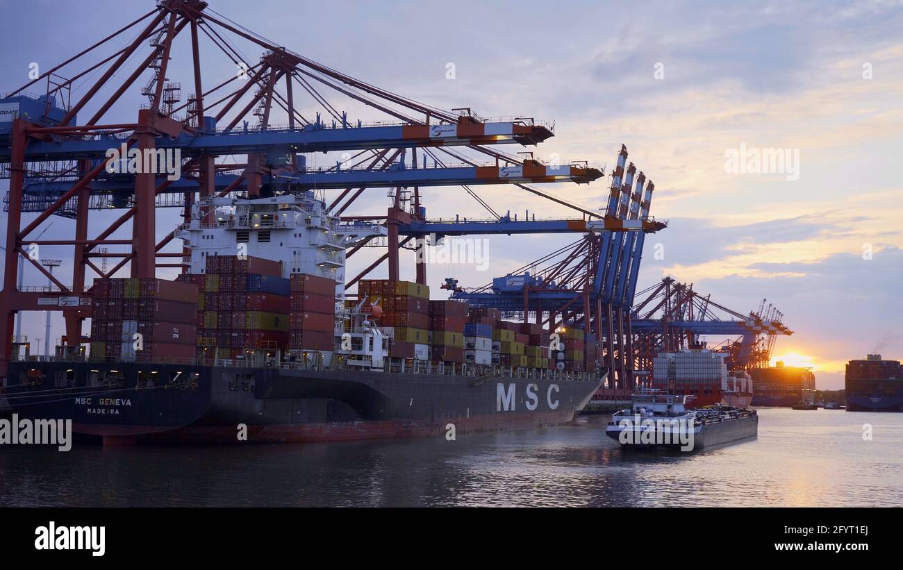 Automated cargo terminals hi-res stock photography and images - Alamy