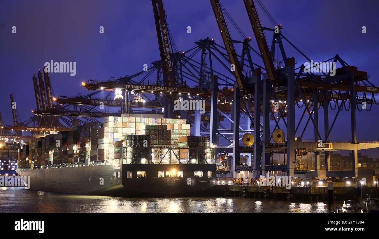 Automated cargo terminals hi-res stock photography and images - Alamy