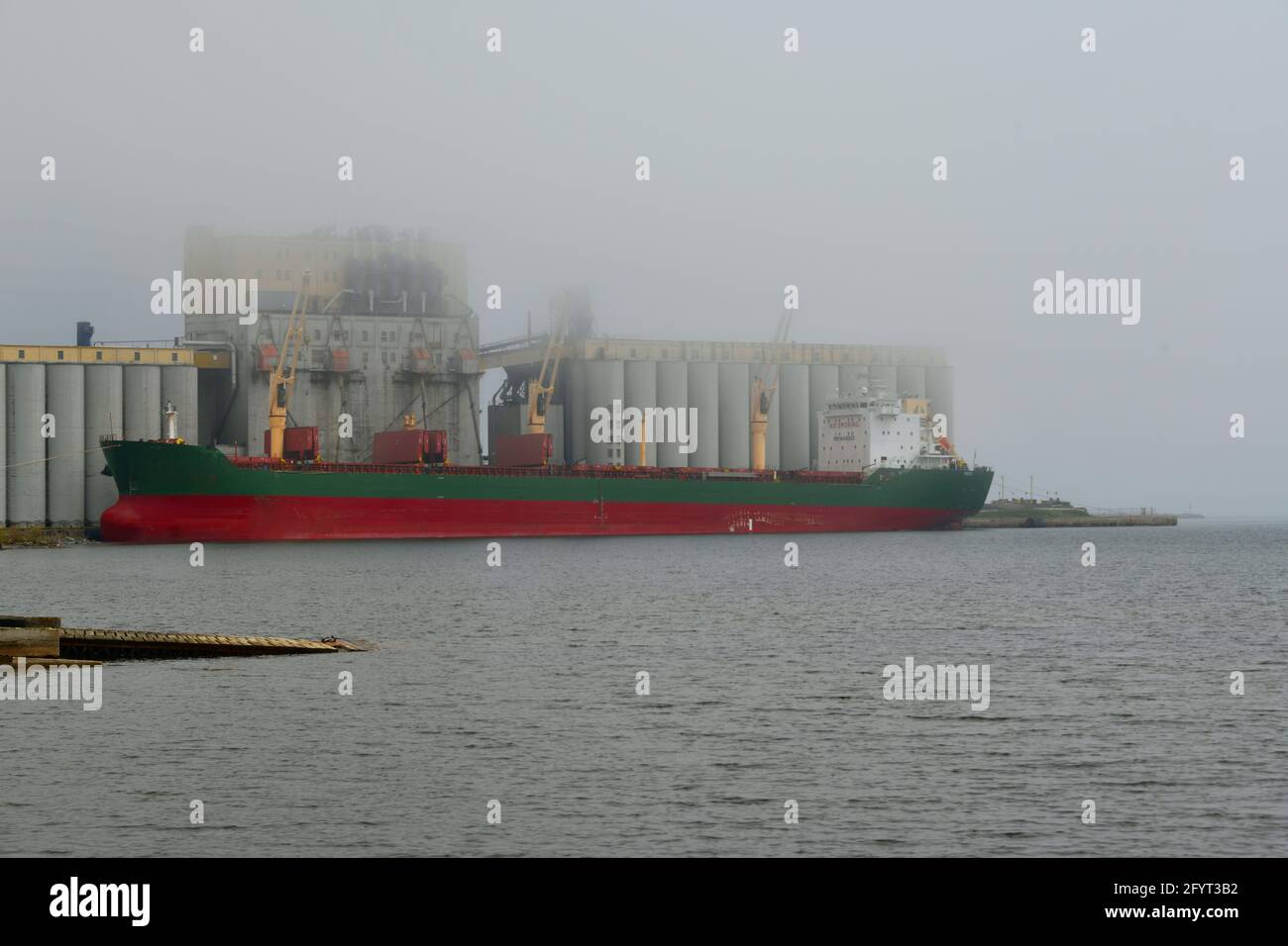 Transporting grain to places on great lakes hi-res stock photography ...