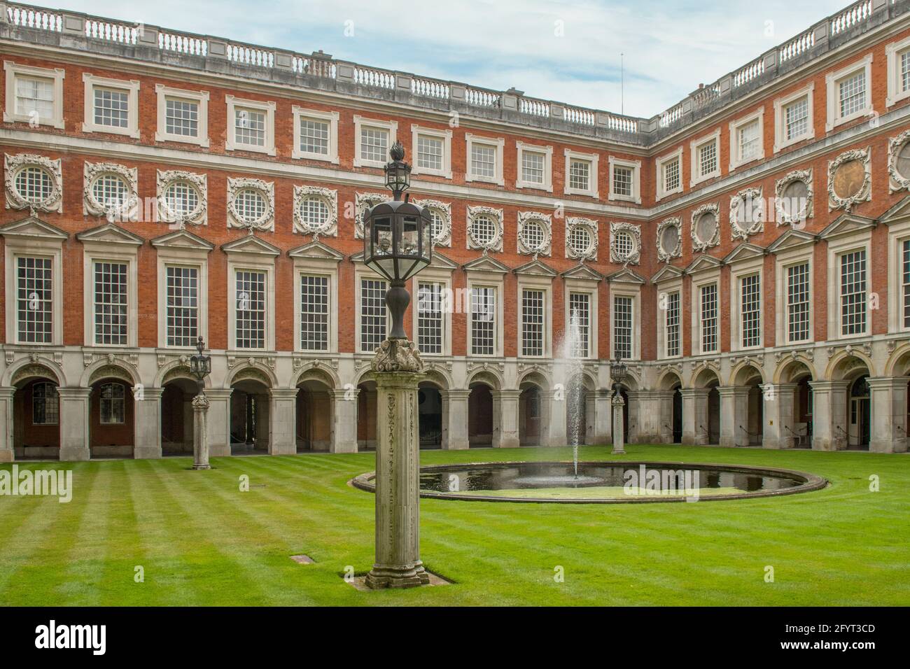 Courtyard of the court hi-res stock photography and images - Alamy