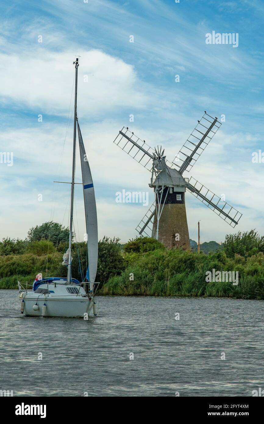 River Thurne and Thurne Windmill, Thurne, Norfolk, England Stock Photo ...