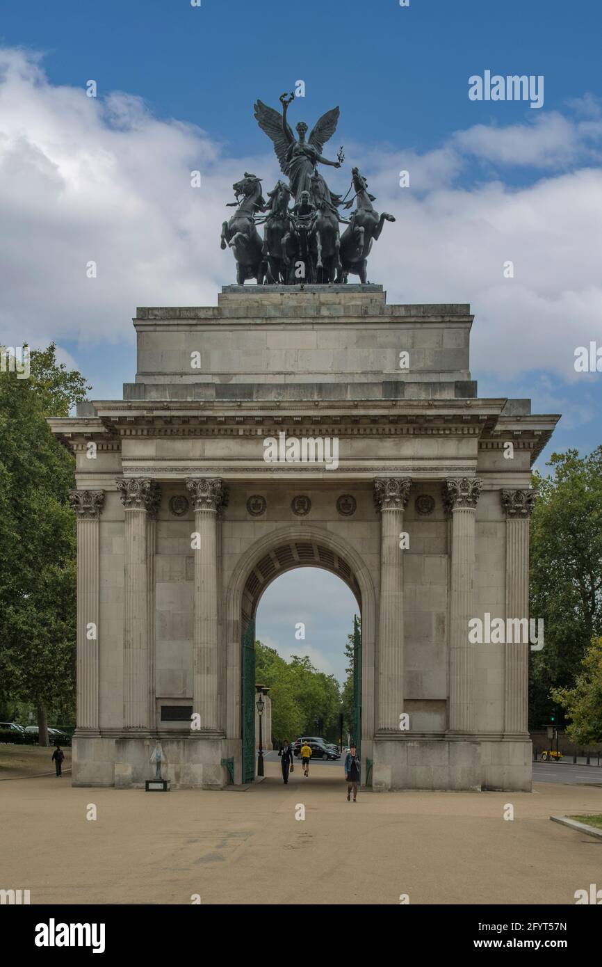 Wellington Arch, Hyde Park Corner, London, England Stock Photo - Alamy