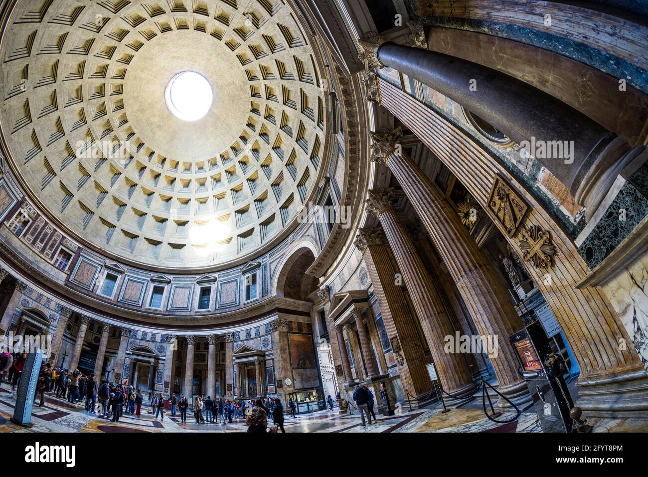 Rome pantheon interior god hi-res stock photography and images - Alamy