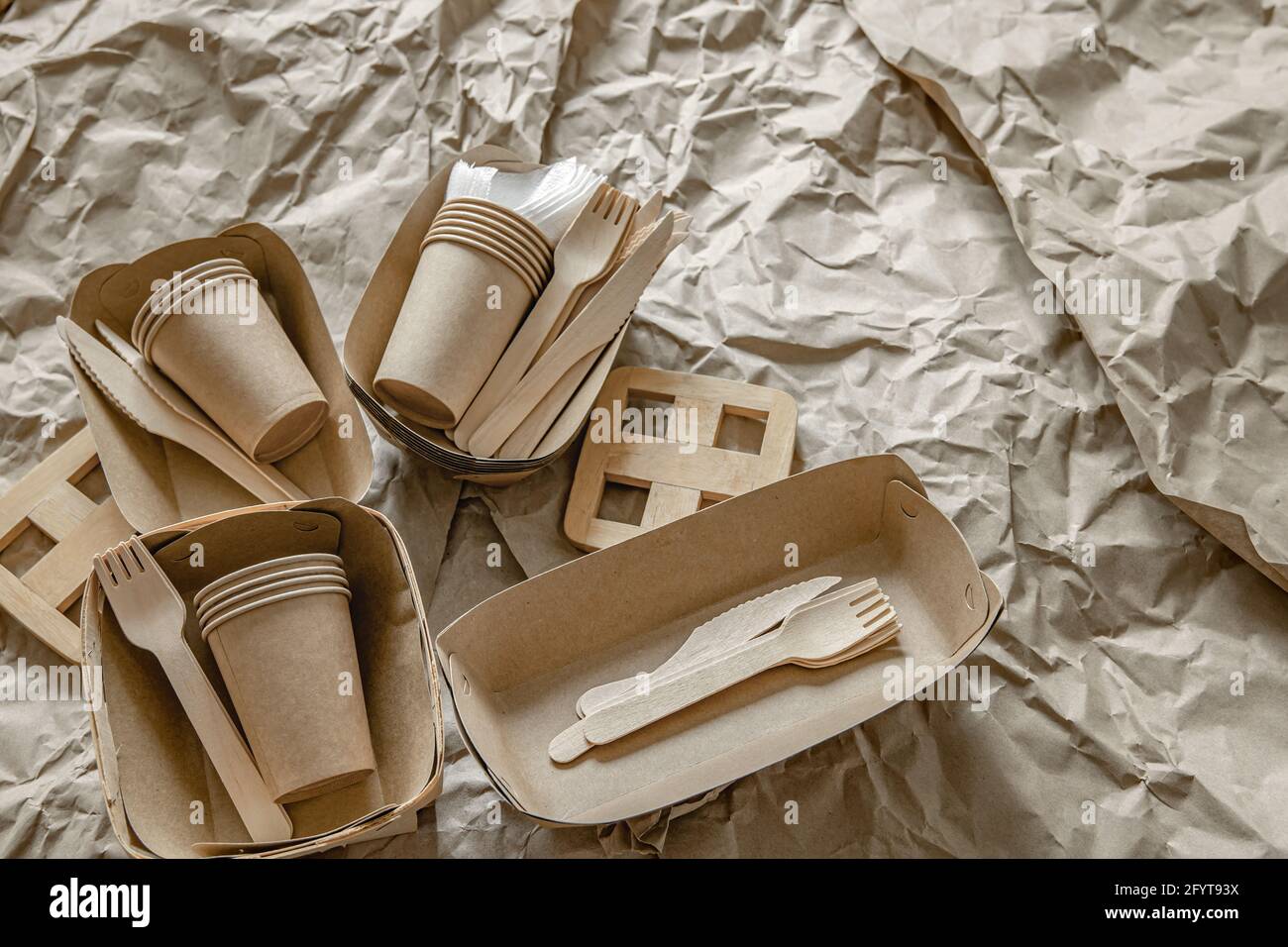 Eco-friendly disposable tableware used in fast food, restaurants ...